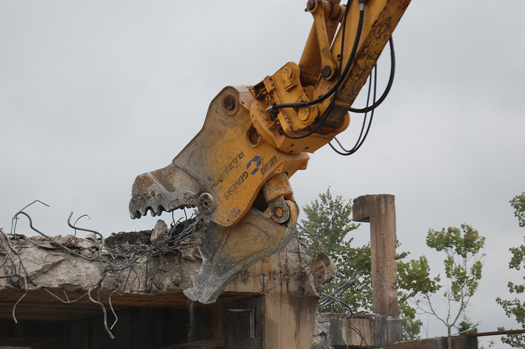 Genesis GDT 290 Razer Concrete Pulverizers Specs | SMS Equipment