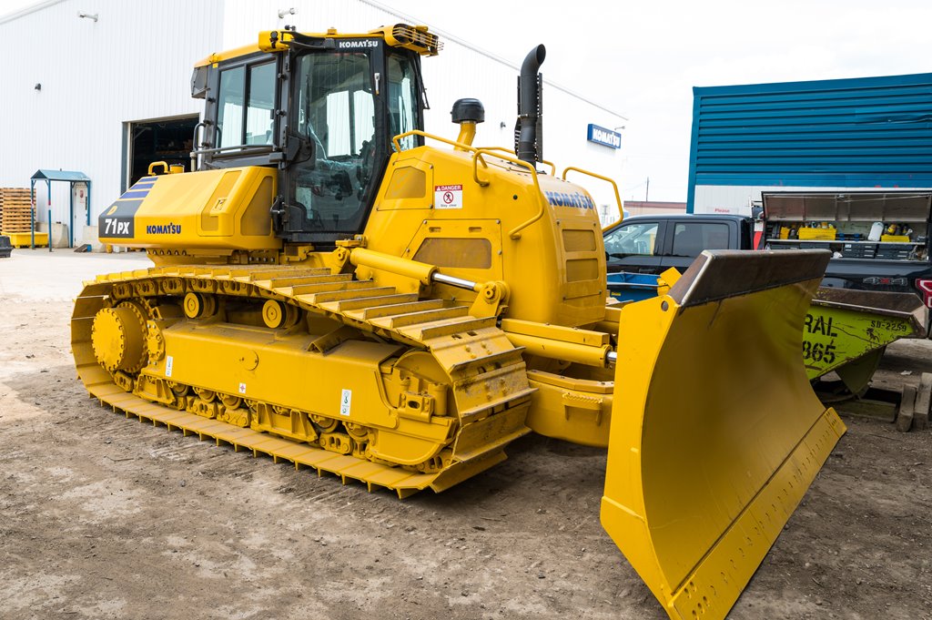 Komatsu D71PX-24 Bouteurs Spécifications | SMS Equipment
